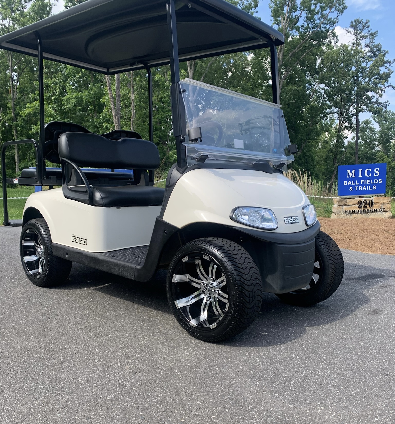 2016 EZGO RXV - White | Queen City Carts